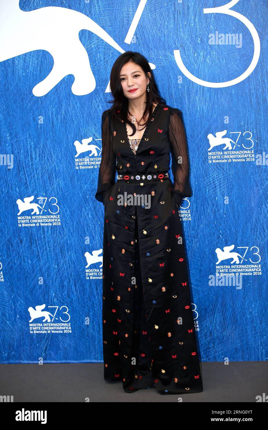 Chinese actress zhao wei poses hi-res stock photography and images - Alamy