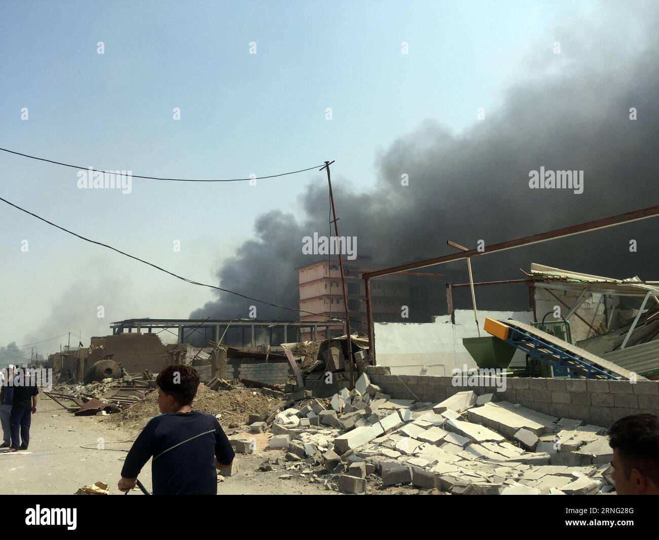 Smoke grenade iraq hi-res stock photography and images - Alamy