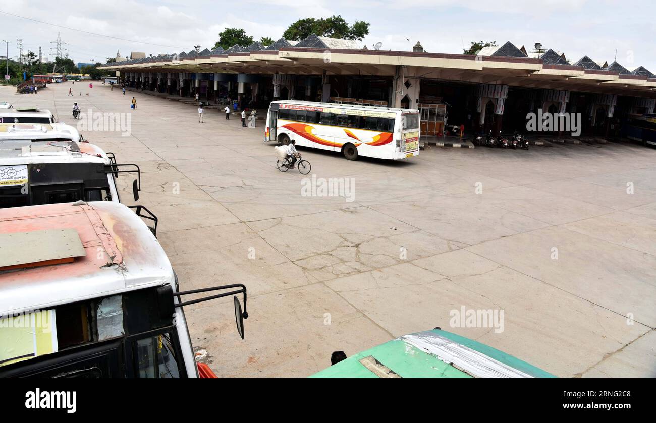 Mahatma gandhi bus station hi-res stock photography and images - Alamy