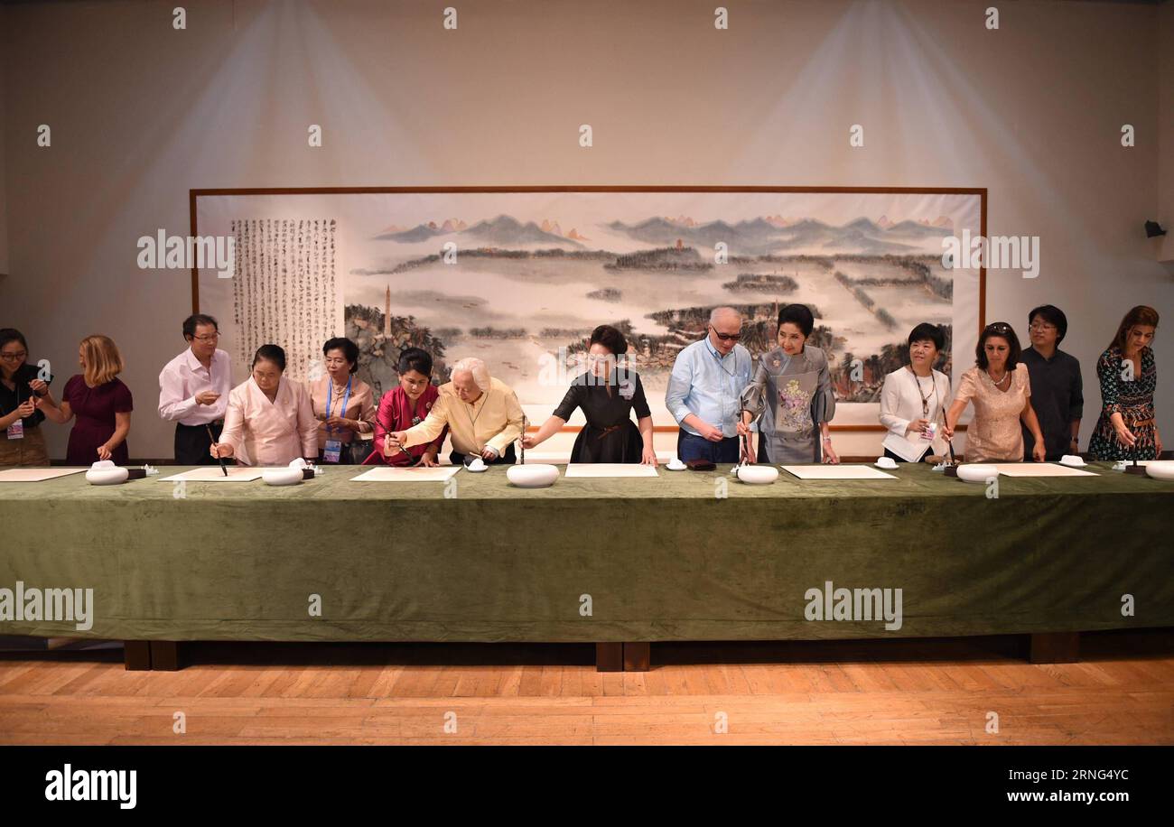 (160905) -- HANGZHOU, Sept. 5, 2016 -- Chinese President Xi Jinping s ...