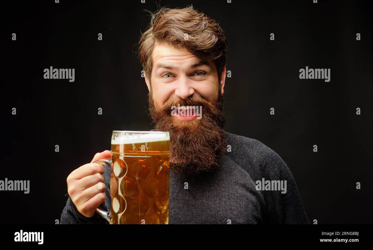 Casual man bar hi-res stock photography and images - Alamy