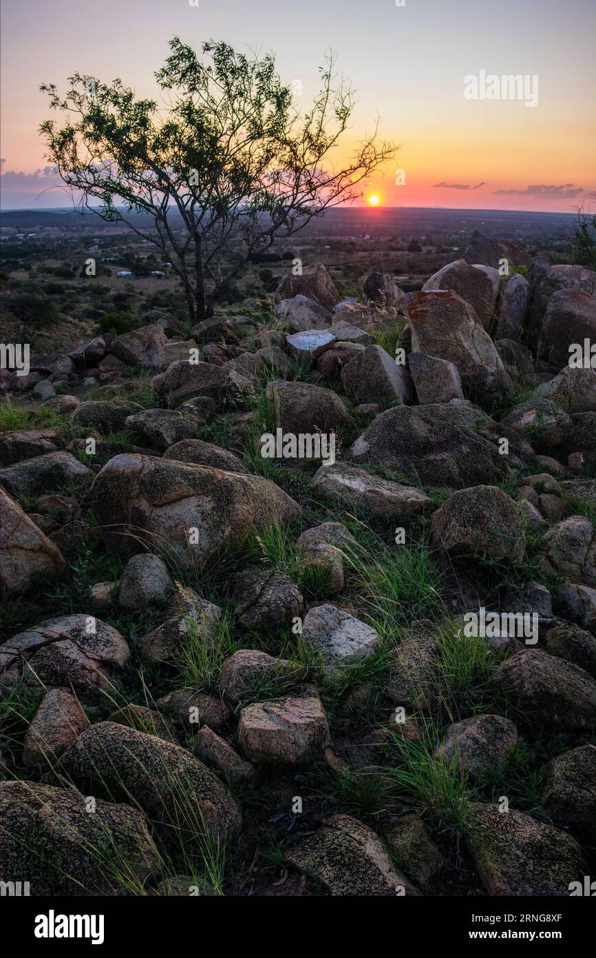 An Australian outback sunset - the sun setting at Towers Hill, Charters ...