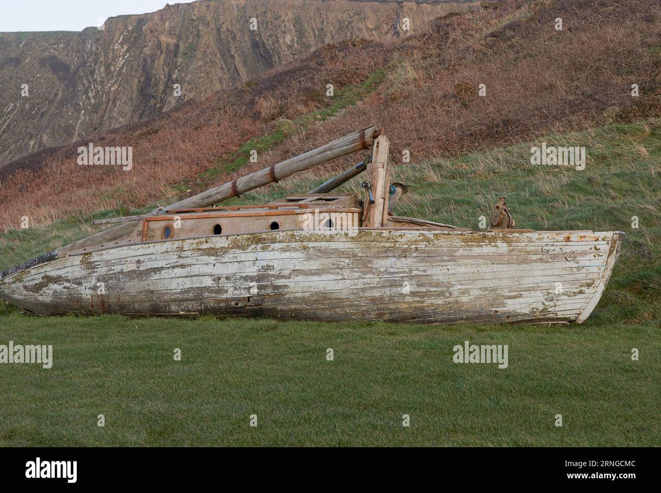 Broken mast hi-res stock photography and images - Alamy