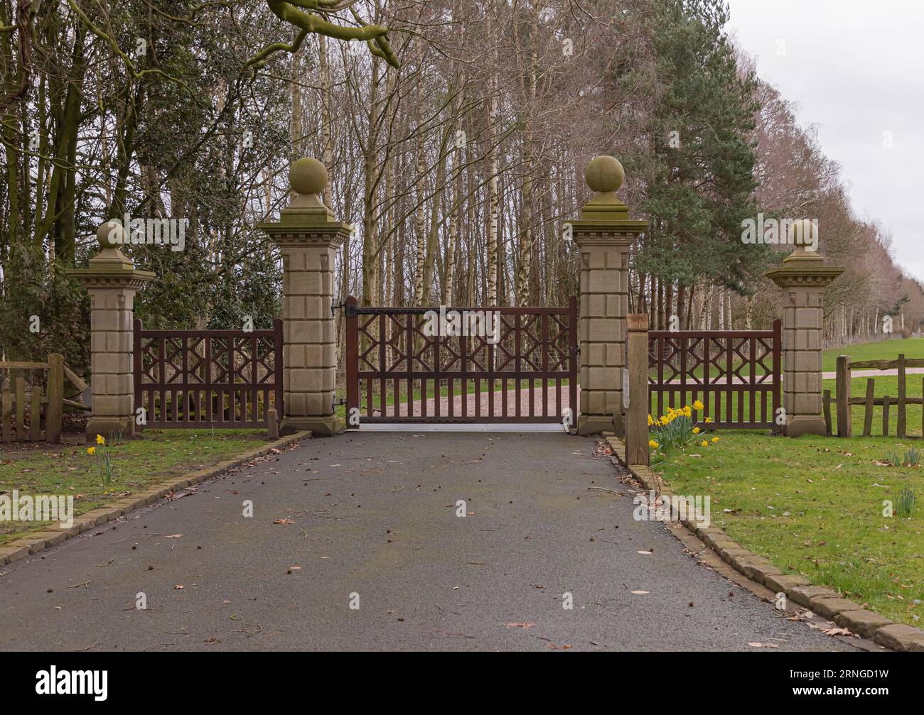 Large wooden gates hi-res stock photography and images - Alamy
