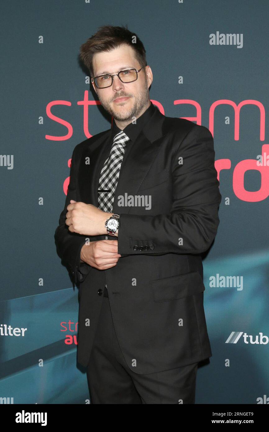 LOS ANGELES - AUG 27: Dave Wiskus at the 2023 Streamy Awards - Arrivals ...