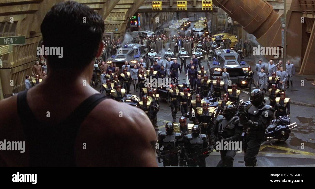 JUDGE DREDD 1994 Buena Vista Pictures Distribution film with Sylvester ...