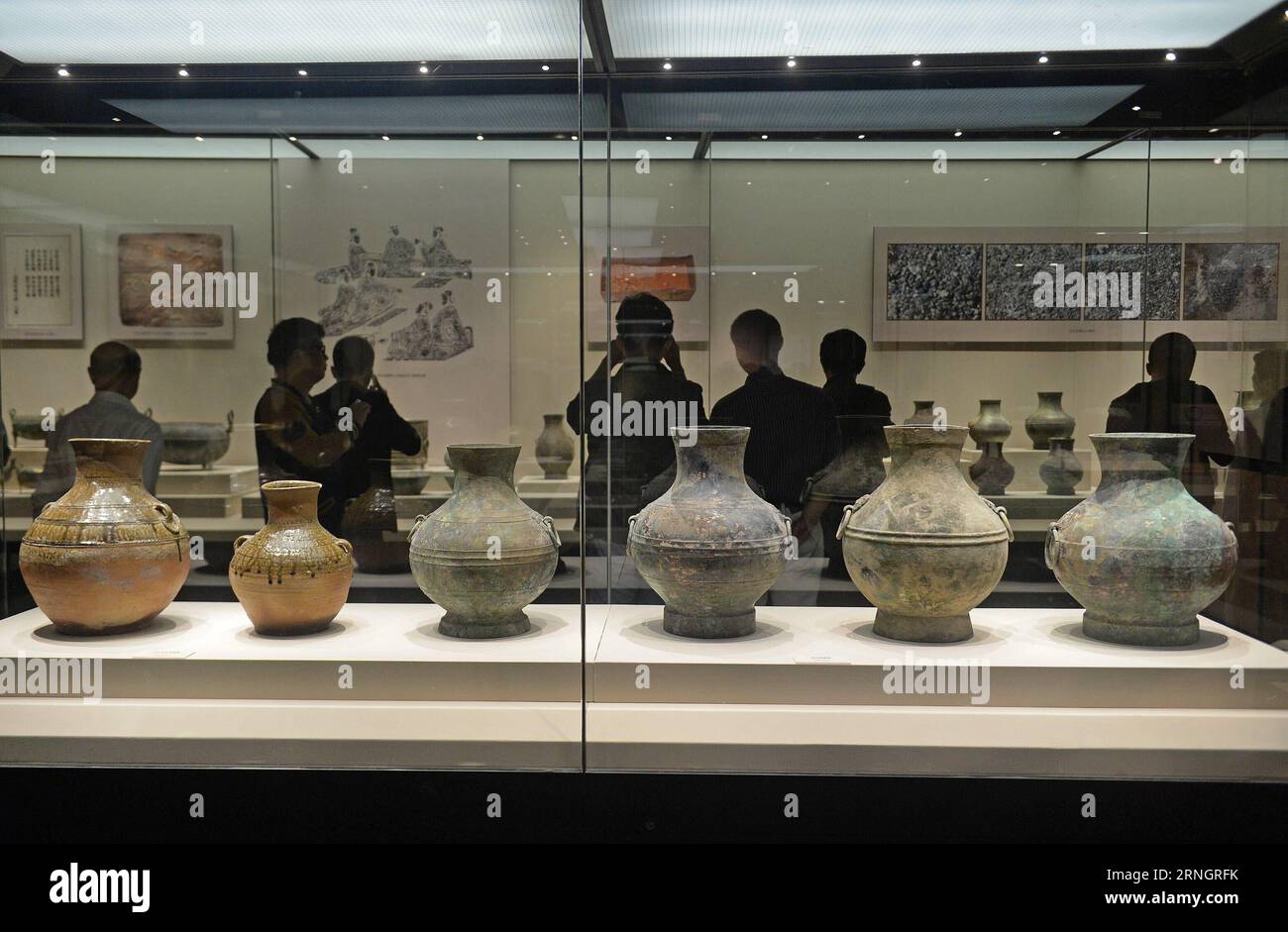 The emperor of the han dynasty with hi-res stock photography and images ...