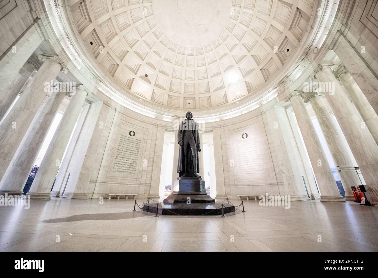 Jefferson Memorial Thomas Jefferson Statue Washington DC // WASHINGTON ...