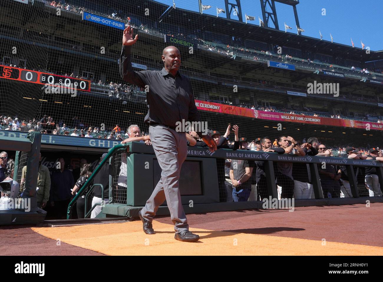 Former San Francisco Giants player Terry Whitfield during a ceremony ...