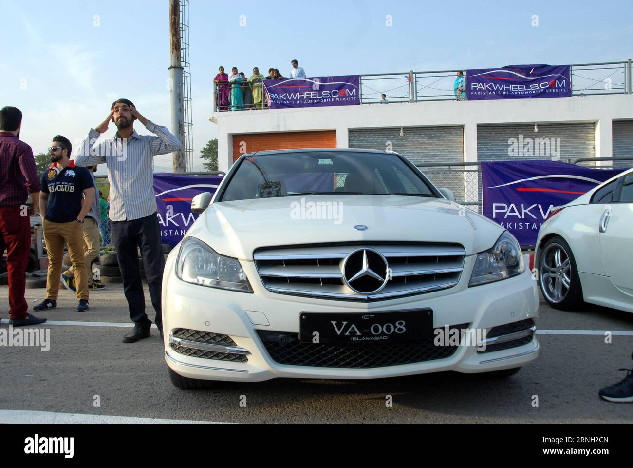 Pakwheels hi-res stock photography and images - Alamy