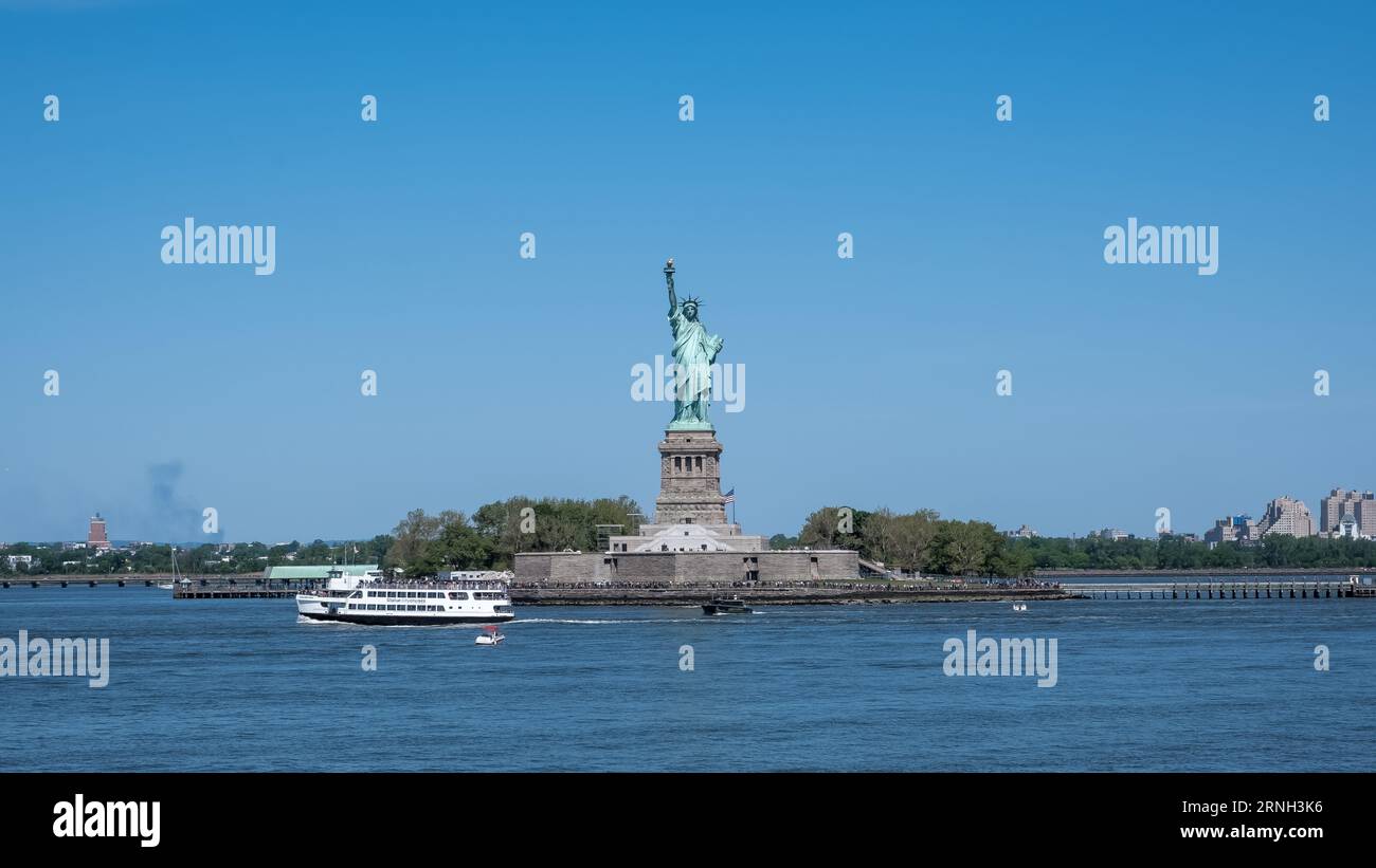View of the Statue of Liberty, a colossal neoclassical sculpture on ...
