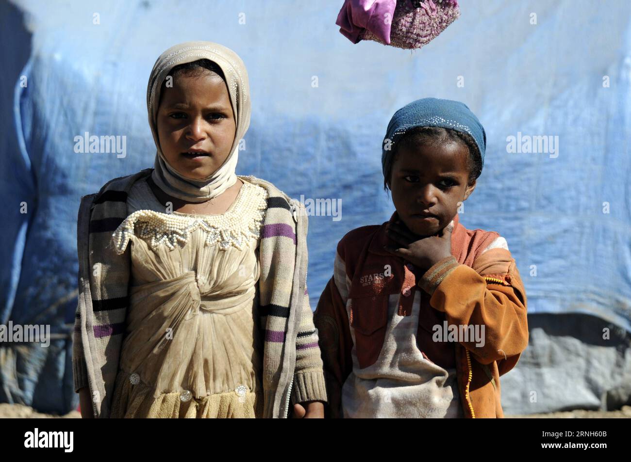 Camp from the war in yemen hi-res stock photography and images - Alamy