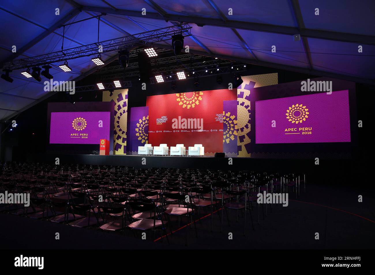 Imc room hi-res stock photography and images - Alamy