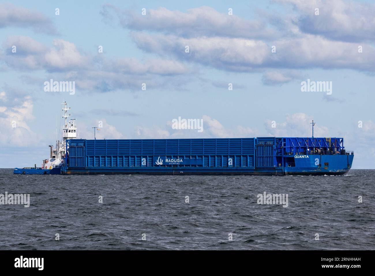 Cargo ships in ship hi-res stock photography and images - Alamy