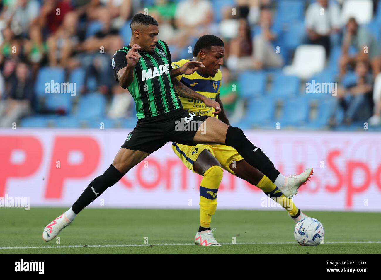 Michael Folorunsho (Hellas Verona)Ruan Tressoldi (Sassuolo) during the ...