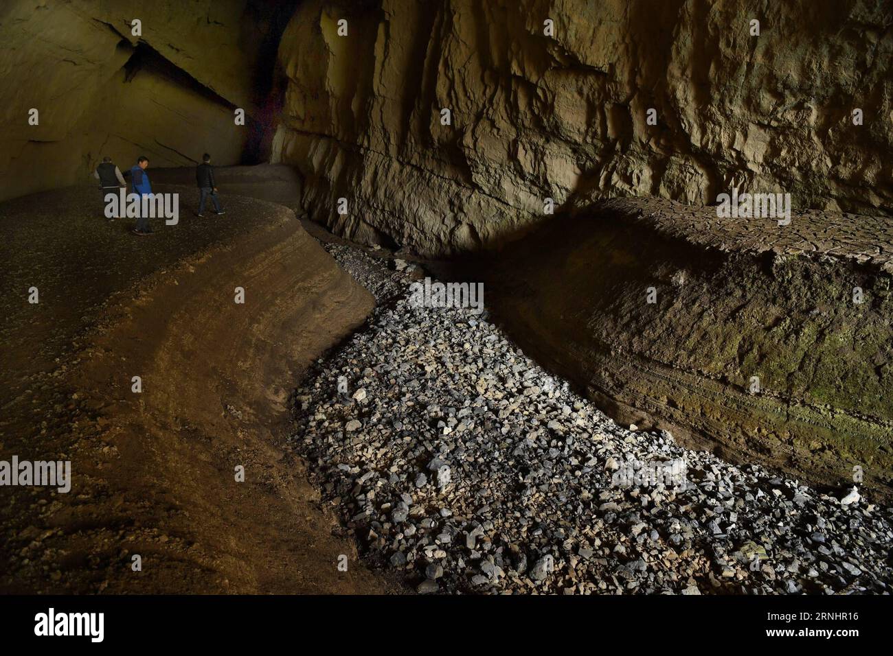 Giant sinkhole china hi-res stock photography and images - Alamy