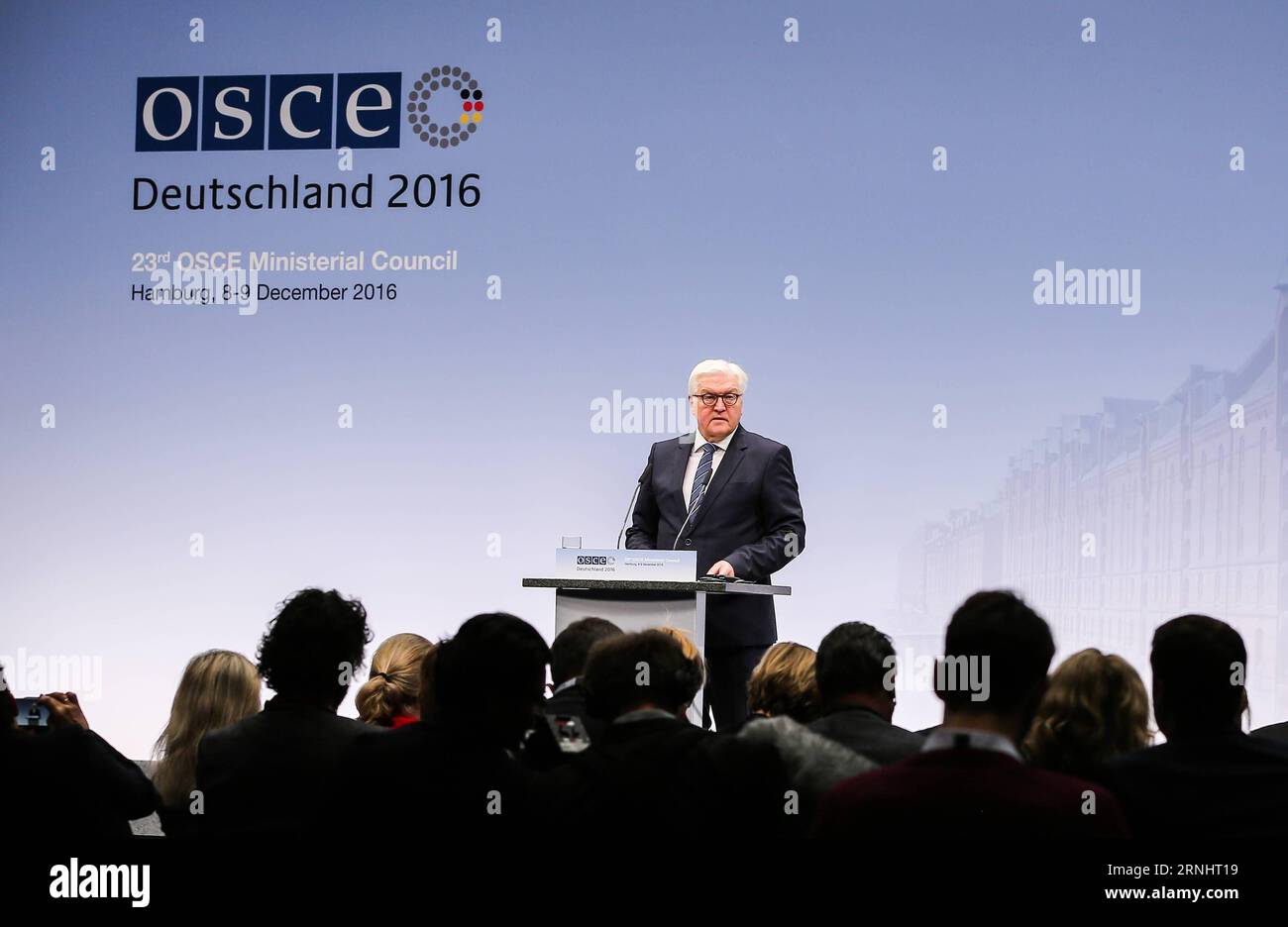 Osze treffen hi-res stock photography and images - Alamy