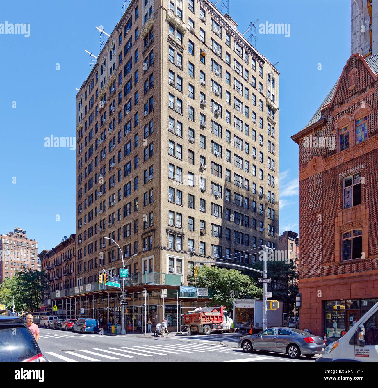 Upper West Side: Emery Roth designed Manhattan landmark 175 West 76th ...