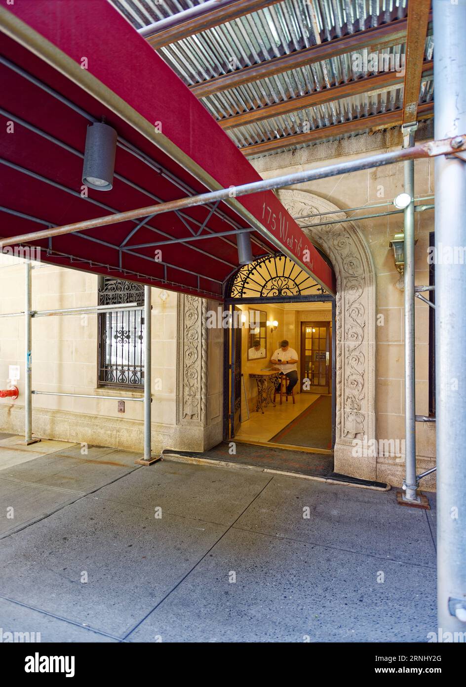 Upper West Side: Emery Roth designed Manhattan landmark 175 West 76th ...