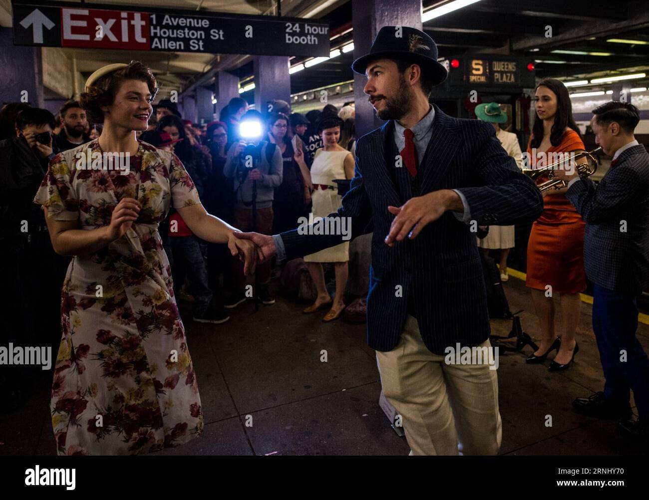 New york city 1977 people hi-res stock photography and images - Alamy