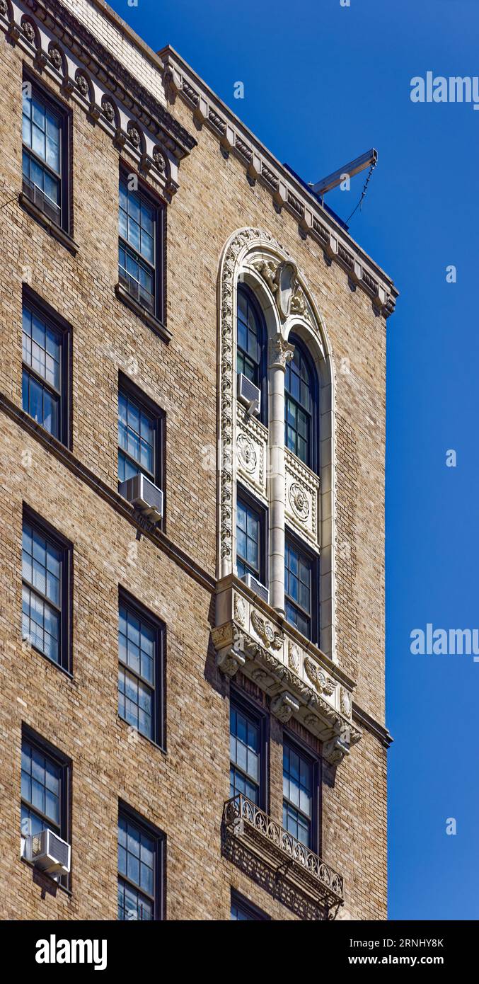 Upper West Side: Emery Roth designed Manhattan landmark 175 West 76th ...