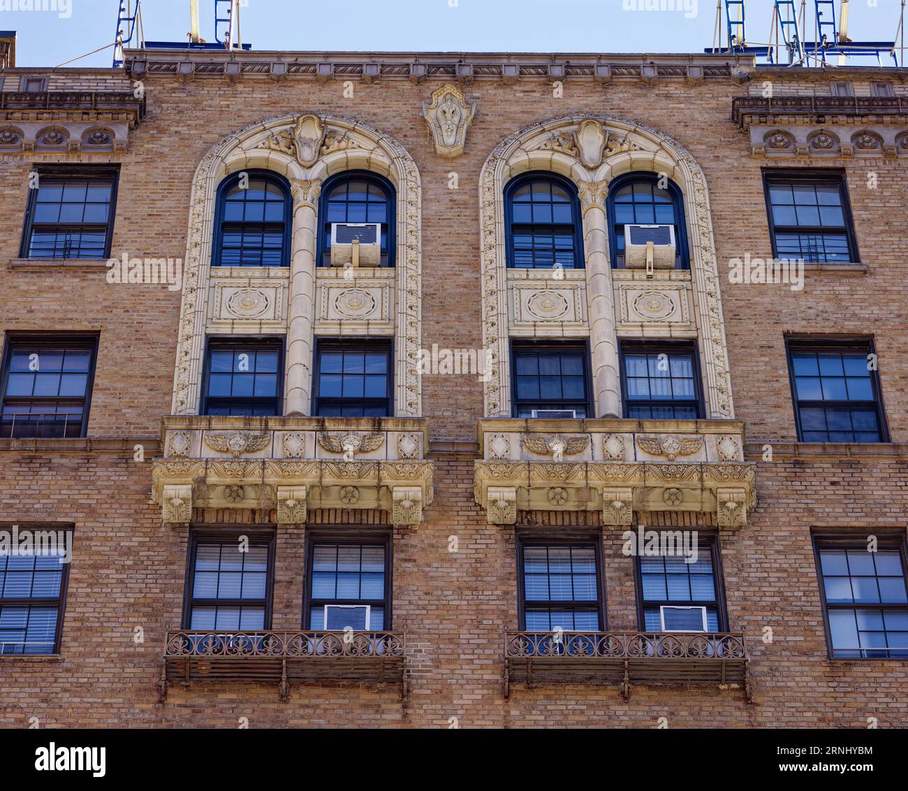 Upper West Side: Emery Roth designed Manhattan landmark 175 West 76th ...