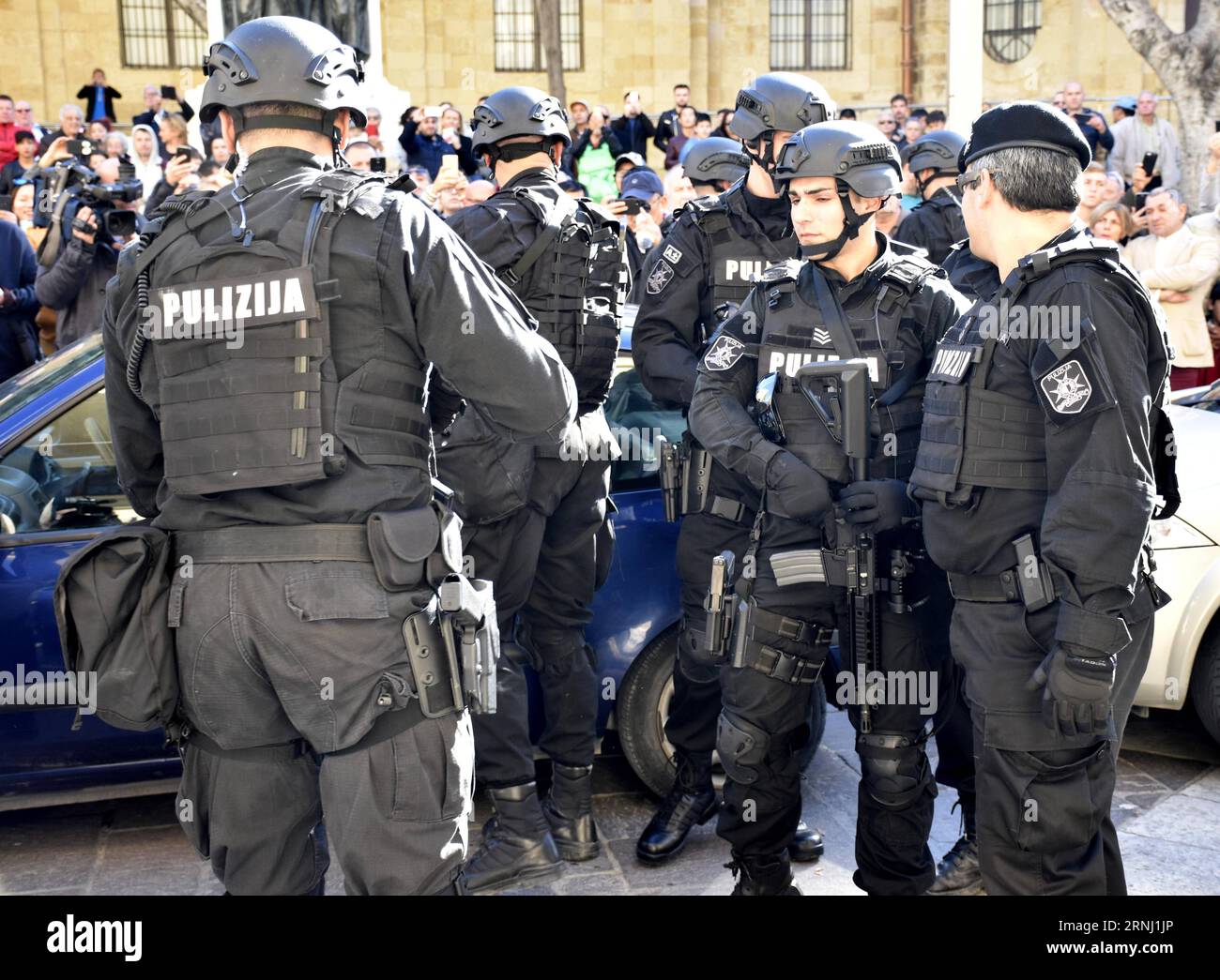 Maltese guards hi-res stock photography and images - Alamy