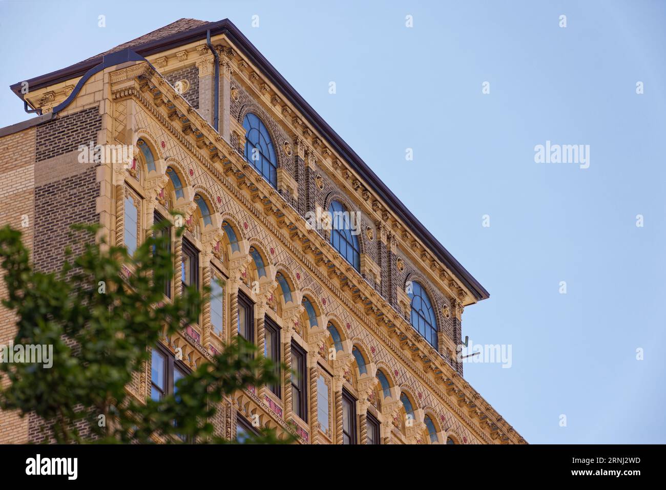 Upper West Side: Bancroft, the Emery Roth-designed apartment building ...