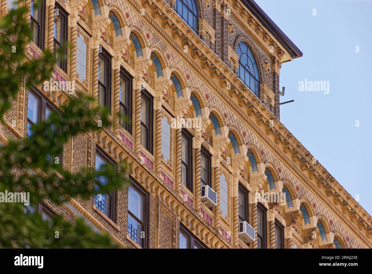 Upper West Side: Bancroft, the Emery Roth-designed apartment building ...