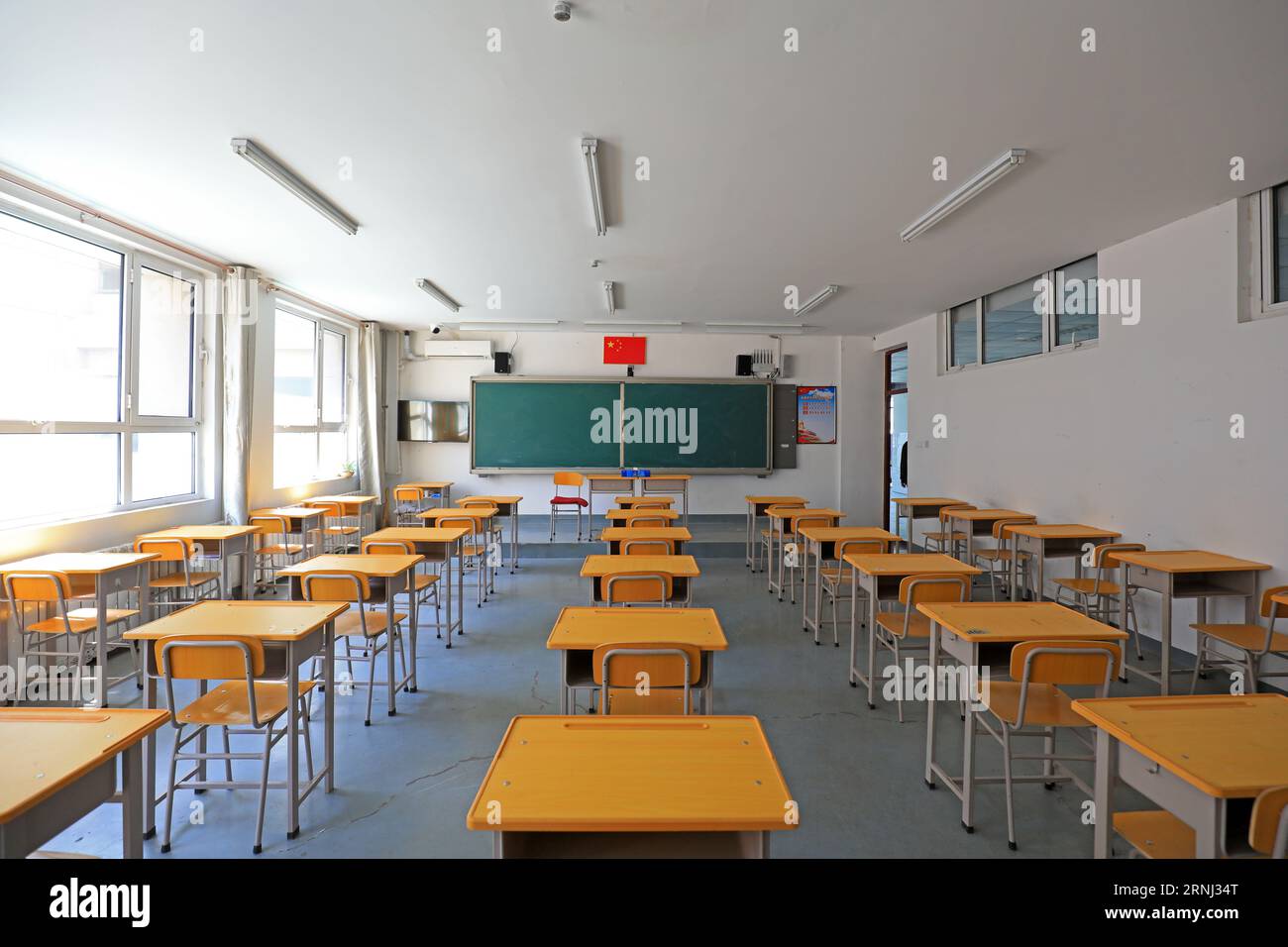 Empty chair blackboard in classroom hi-res stock photography and images ...