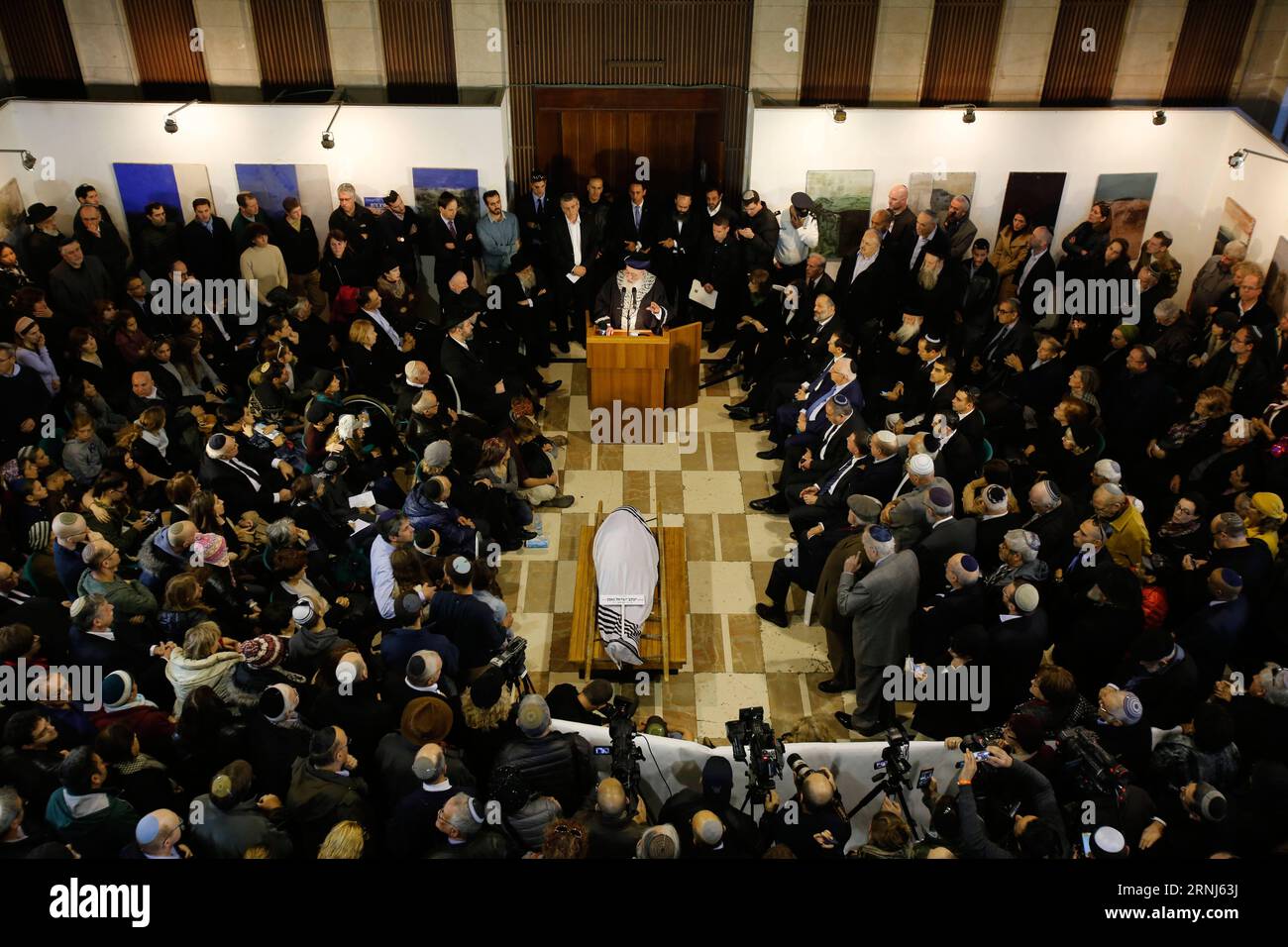 (170102) -- JERUSALEM, Jan. 2, 2016 -- Relatives and friends gather at ...
