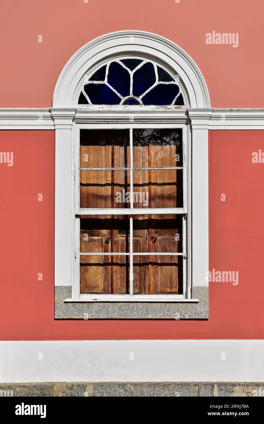 Neoclassical frame hi-res stock photography and images - Alamy