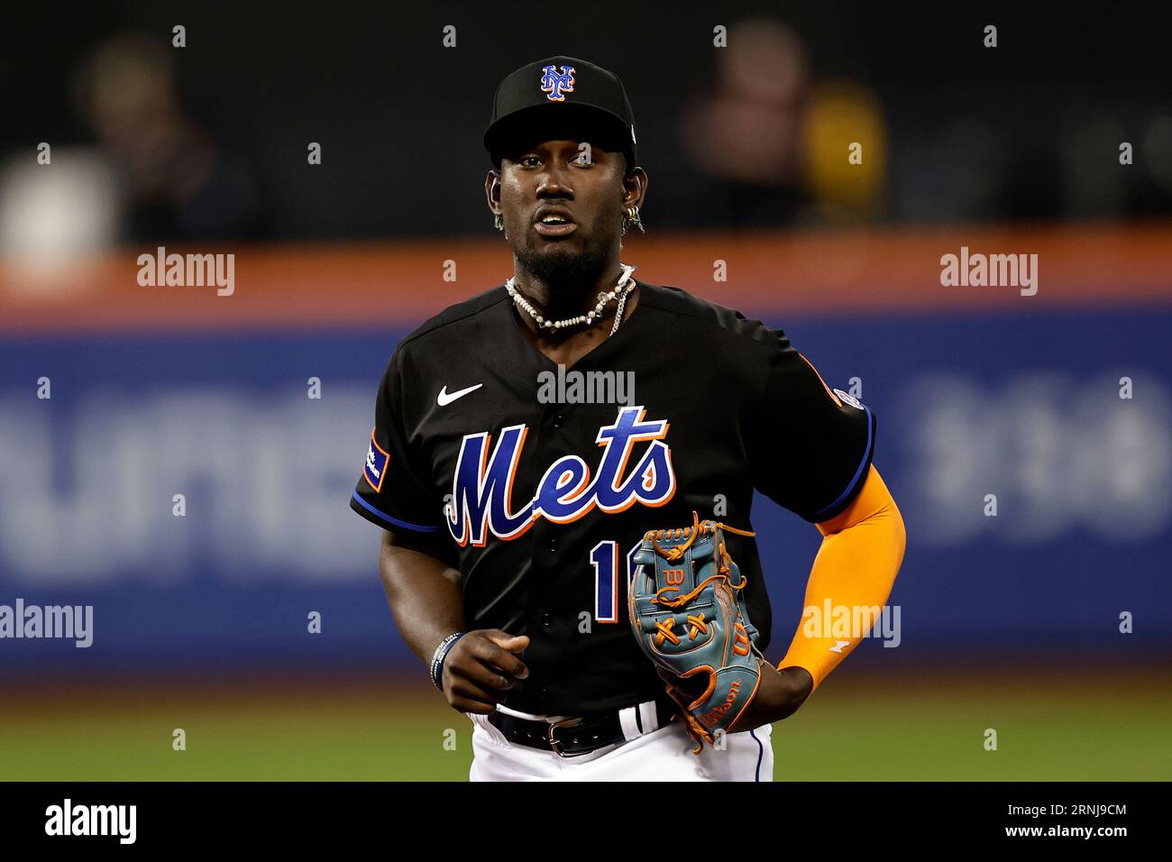 New York Mets second baseman Ronny Mauricio (10) in action against the ...