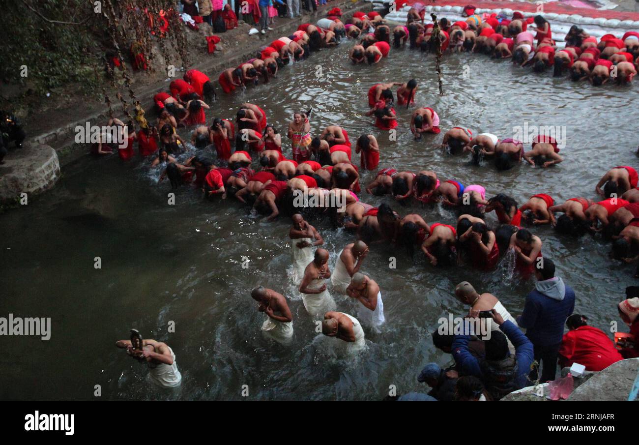 (170112) -- SANKHU, Jan. 12, 2017 -- Hindu devotees take holy bath in ...