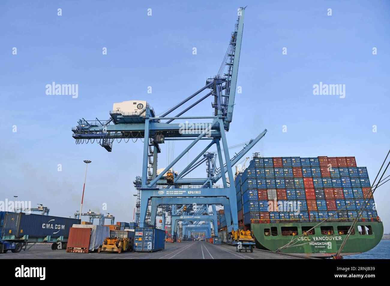 (170113) -- MOMBASA, Jan. 13, 2017 -- Photo taken on Jan. 9, 2017 shows ...