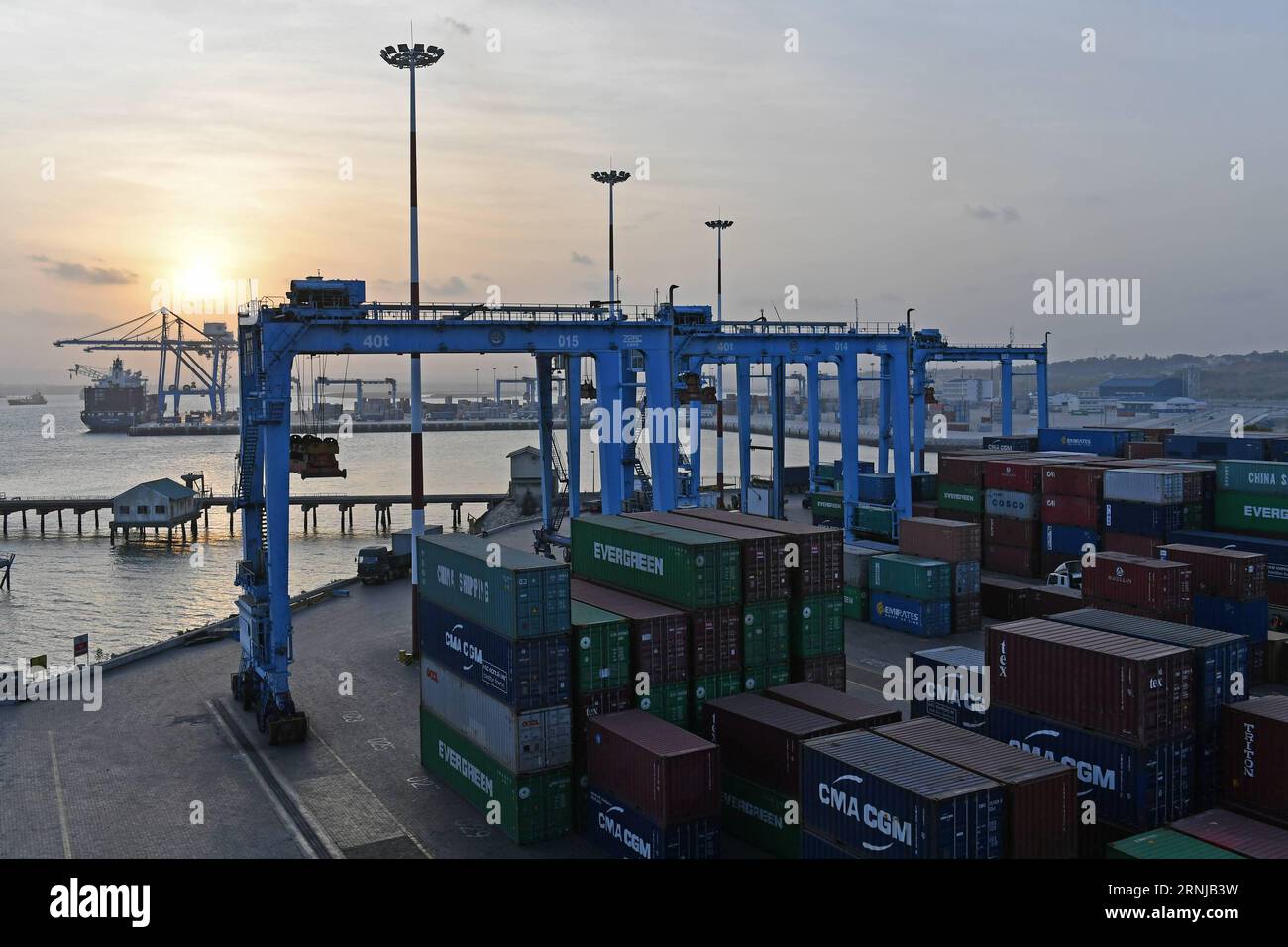 (170113) -- MOMBASA, Jan. 13, 2017 -- Photo taken on Jan. 9, 2017 shows ...
