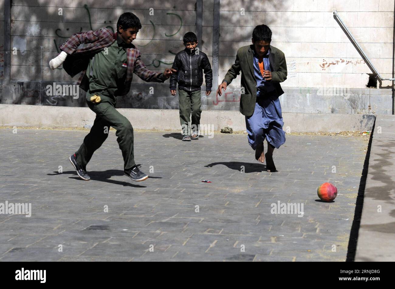 War time football hi-res stock photography and images - Alamy
