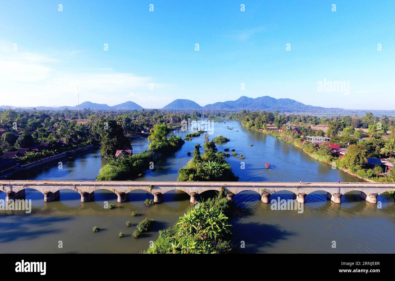 (170119) -- SI PHAN DON, Jan. 19, 2017 -- Photo taken on Jan. 19, 2017 ...