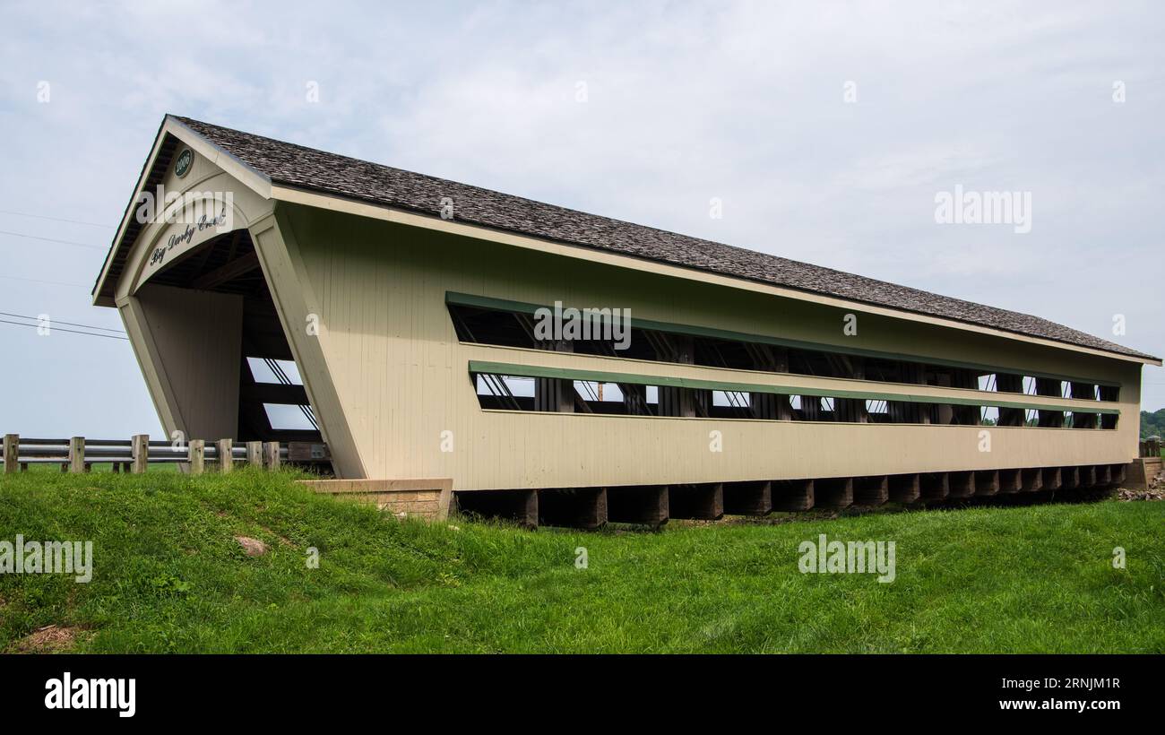 Pratt truss bridge hi-res stock photography and images - Alamy