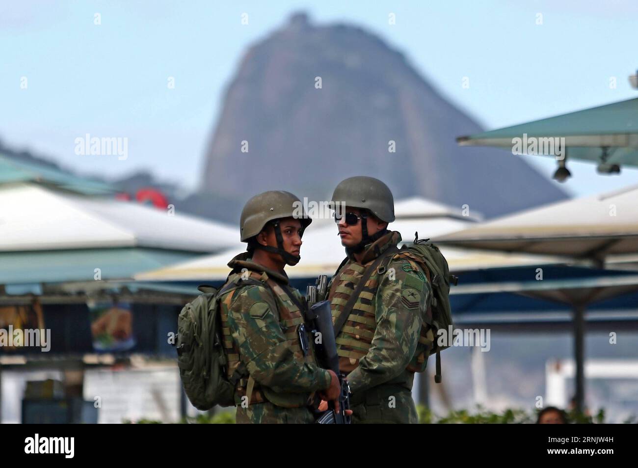 000 from the ministry of defence hi-res stock photography and images ...