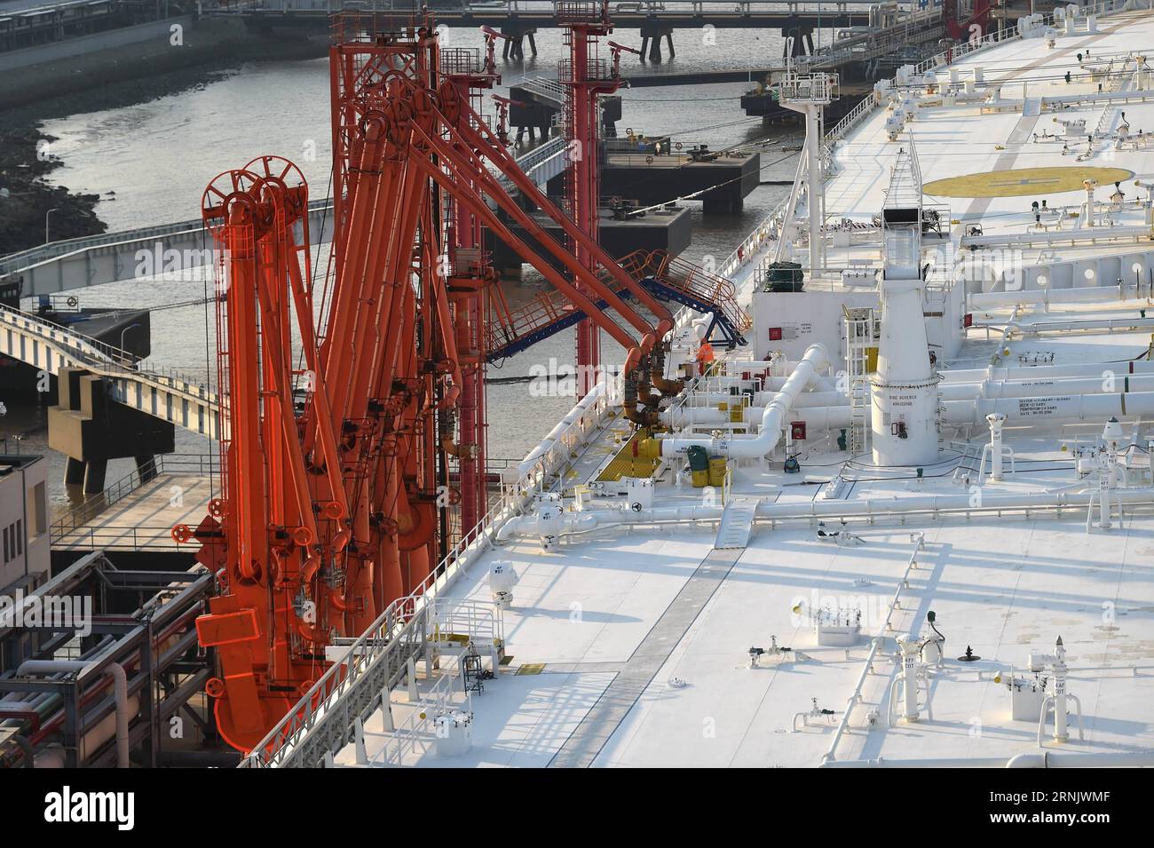 Supertanker ti europe hi-res stock photography and images - Alamy