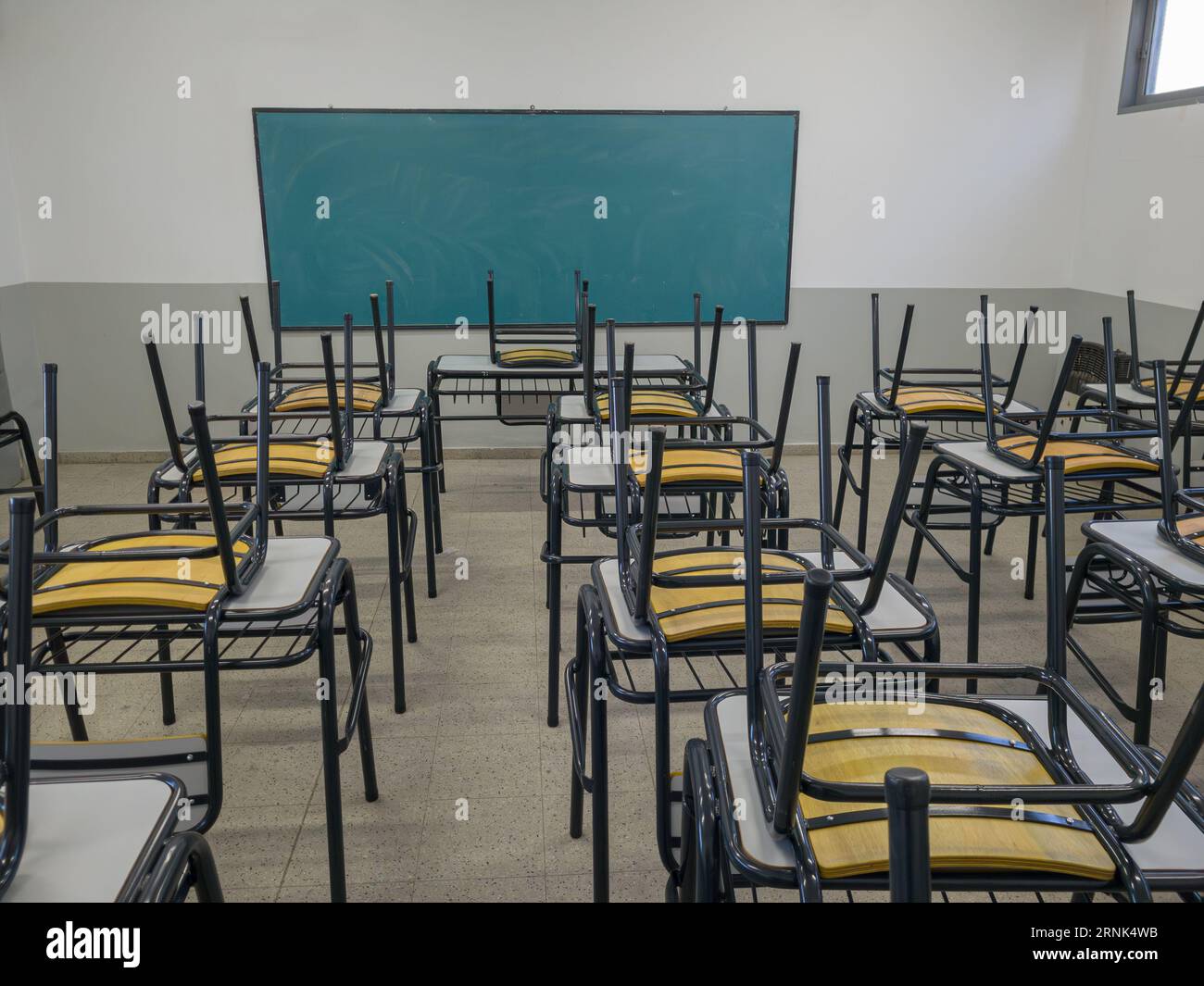 Empty school classroom. Closed school Stock Photo - Alamy