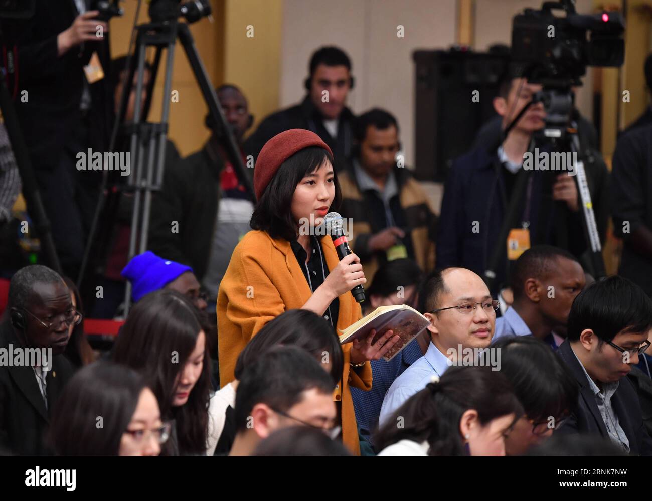 Shouweand hi-res stock photography and images - Alamy