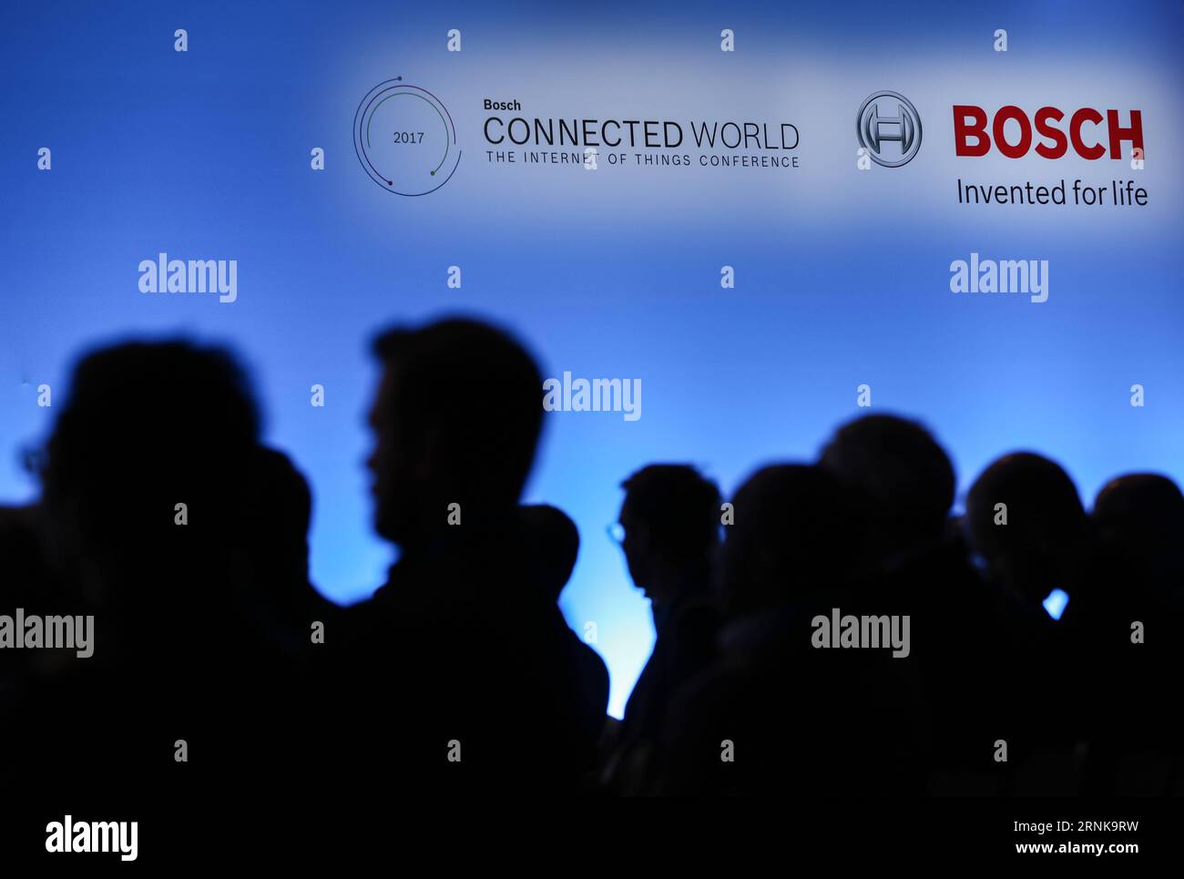 Conectedworld hi-res stock photography and images - Alamy