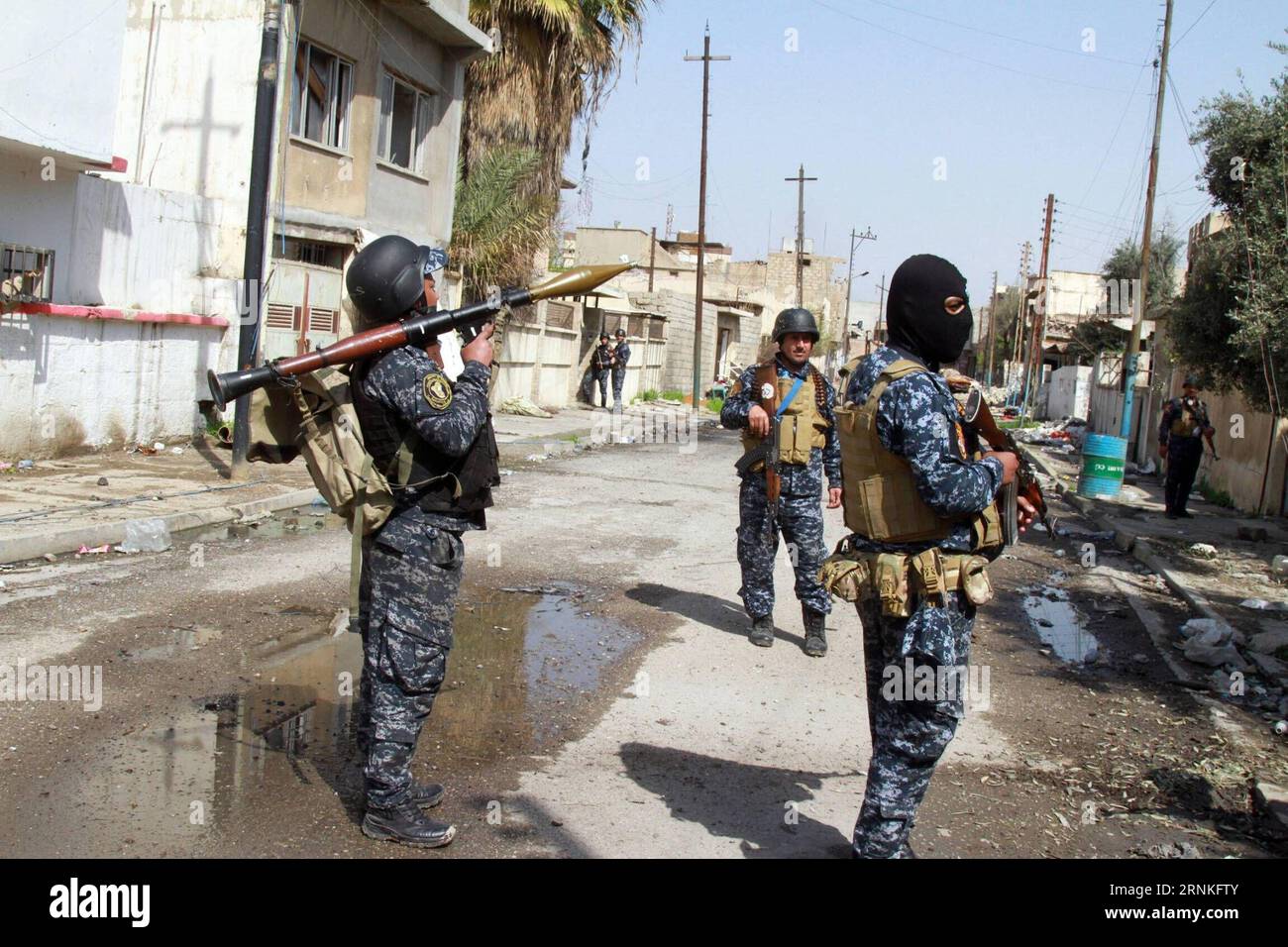 Iraqi federal police hi-res stock photography and images - Alamy