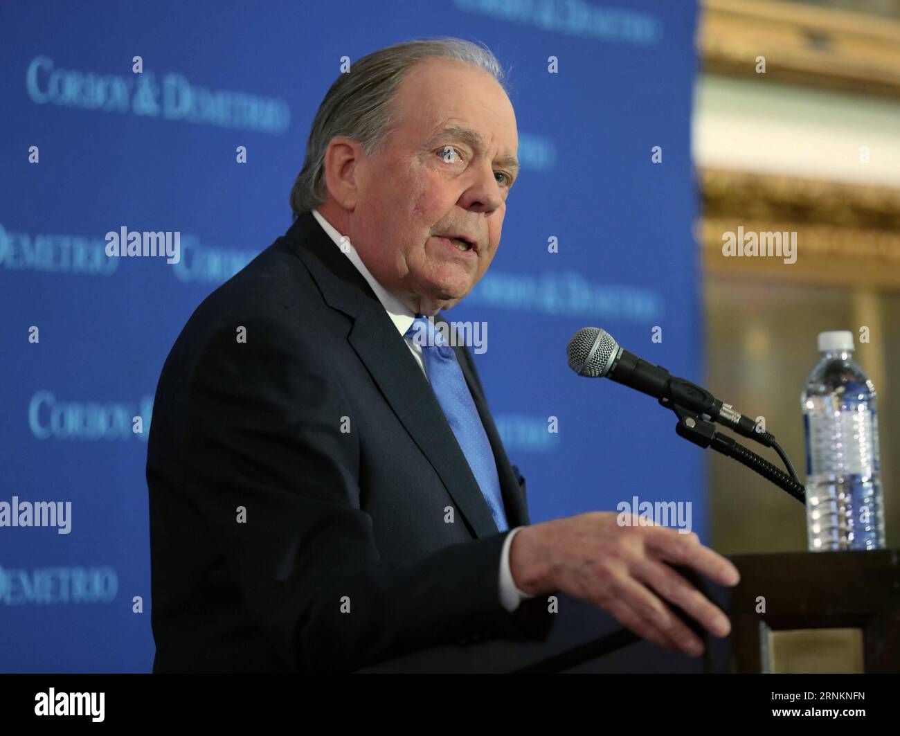 David dao united hi-res stock photography and images - Alamy