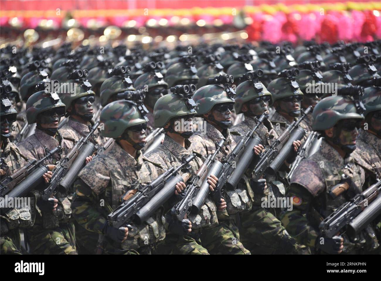 (170415) -- PYONGYANG, April 15, 2017 -- Soldiers attend a military ...