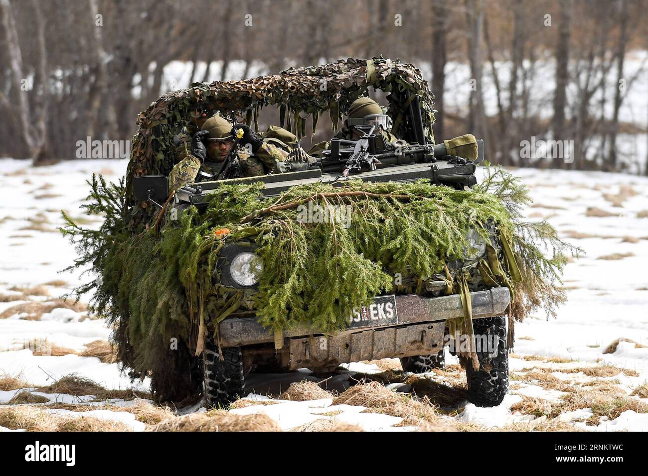 British army soldiers participate in hi-res stock photography and ...