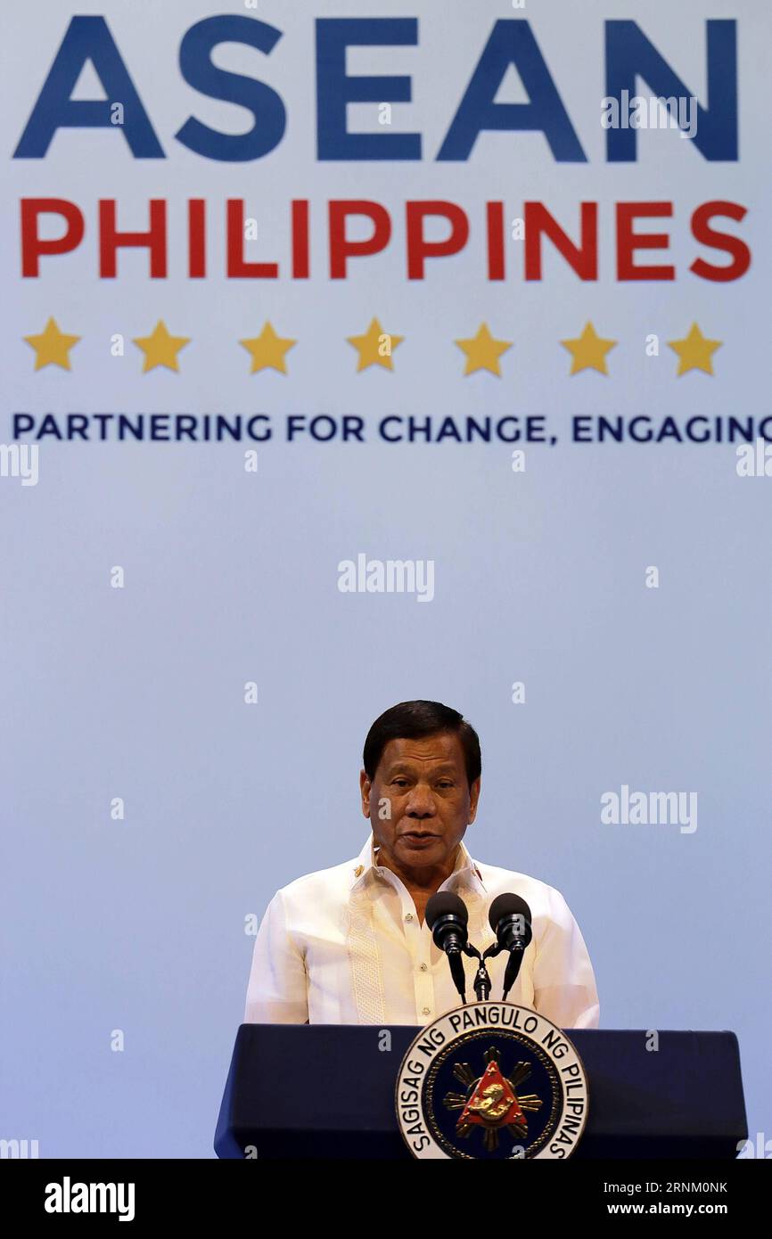 Rodrigo duterte speech philippine 2017 hi-res stock photography and ...
