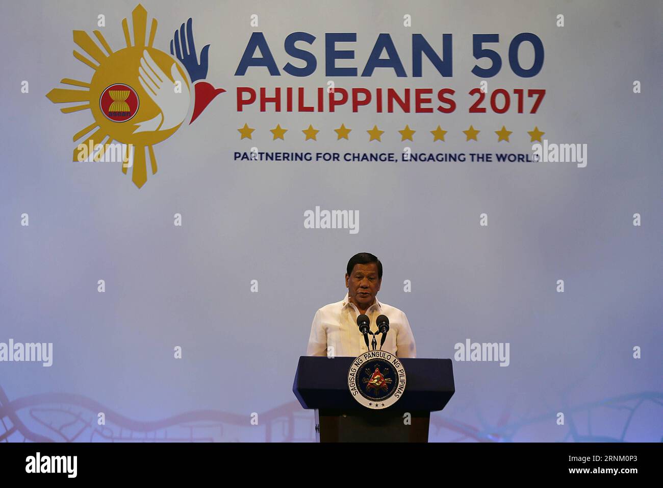 Rodrigo duterte speech philippine 2017 hi-res stock photography and ...